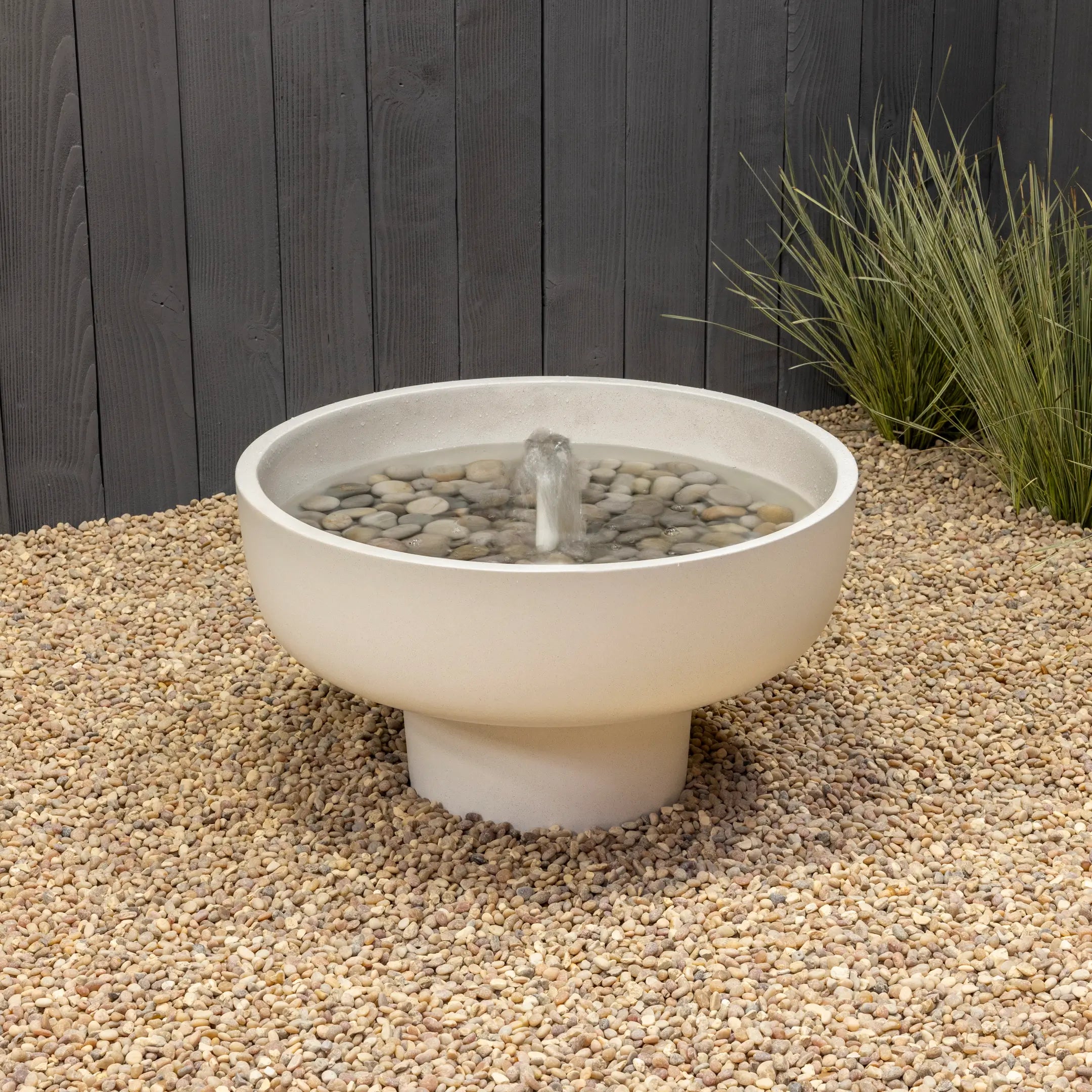 FLORA Concrete Water Feature | Modern Outdoor Fountain – Lumacast